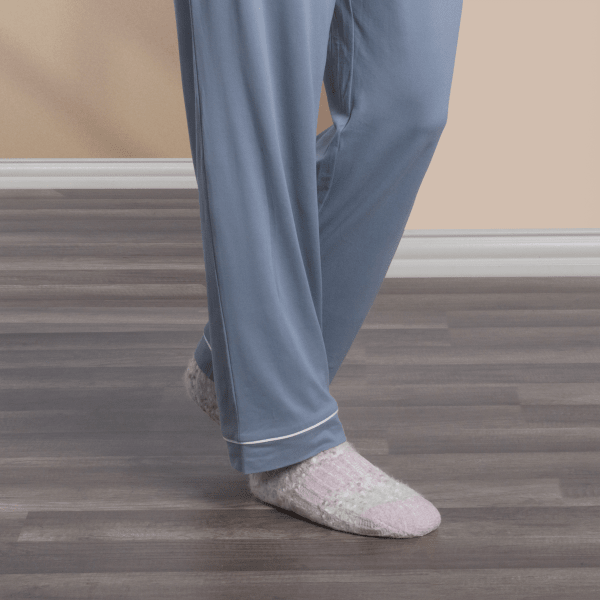 MorningSave: 2-Pack: Nicole Miller Ladies Chenille Popcorn Lodge Socks