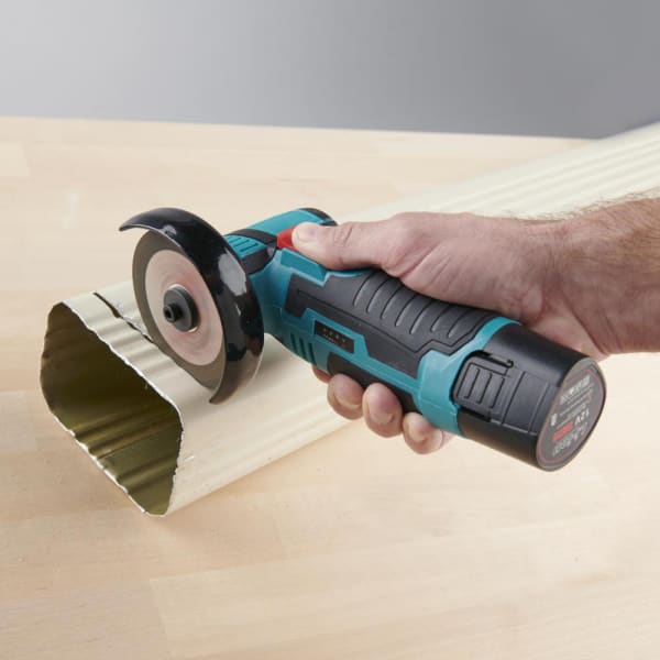 Hammacher Schlemmer: The Cordless Mini Circular Saw