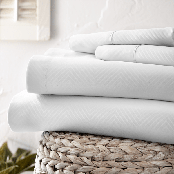 MorningSave: Home Collection Premium Chevron Embossed 4 Piece Bed Sheet Set