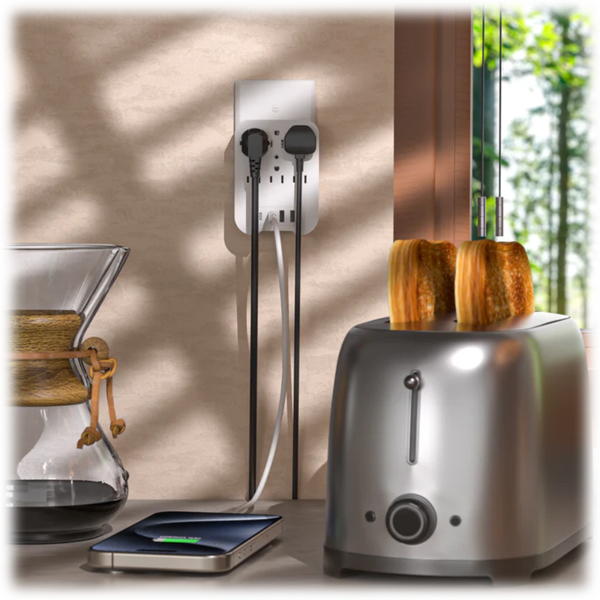 MorningSave: LAX Gadgets 6-Outlet with USB Ports Surge Protector