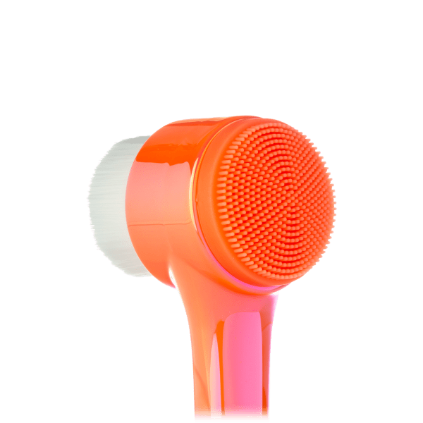 MorningSave: 2-Pack: Almost Famous Clean Freak 2-in-1 Exfoliator Brushes