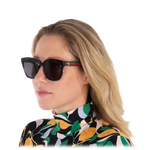 Shop Univision: Gucci Gafas de Sol Estilo Ojo de Gato con Lentes Grises ...